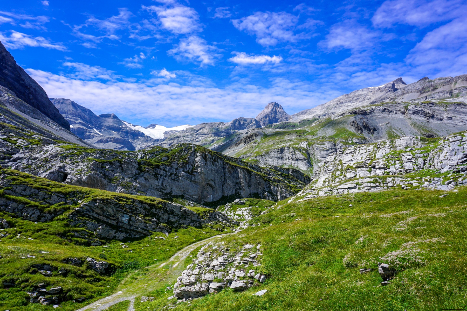 Une montée à la Gemmi - Destination Montagne